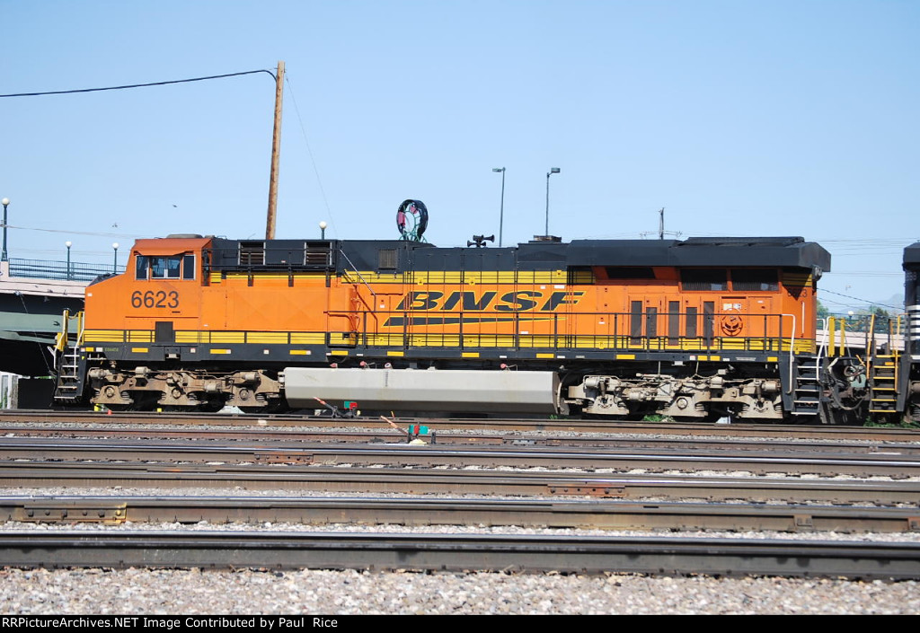 BNSF 6623
